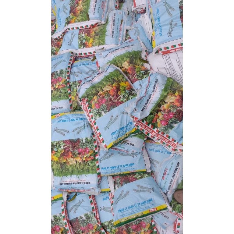 Vôi bột nông nghiệp dùng sát khuẩn, cải tạo đất, khử chua, xử lý giá thể trồng cây gói 600gr ...